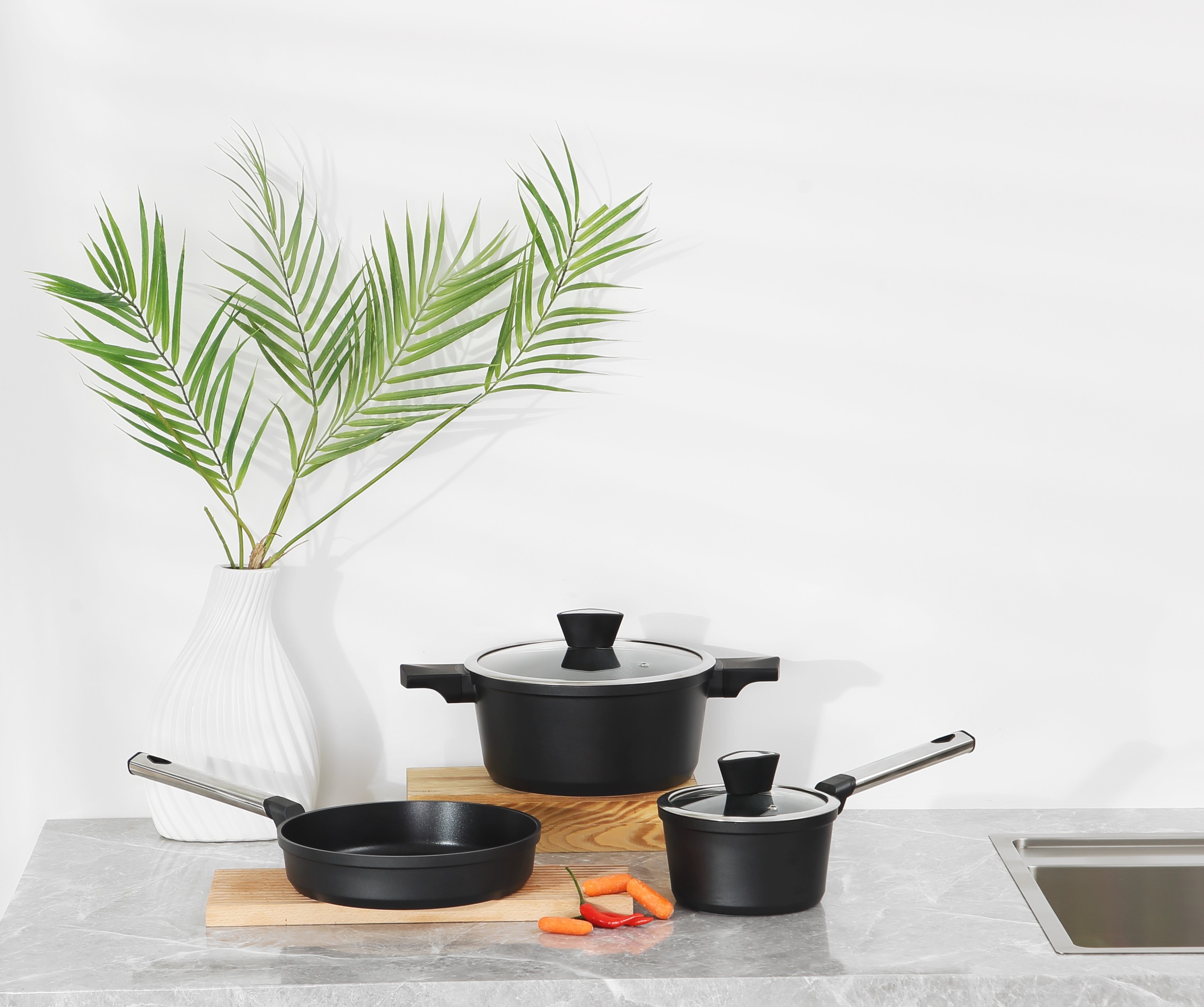 Die cast aluminum non -stick Bently deep frypan-SS handle version - Buy ...